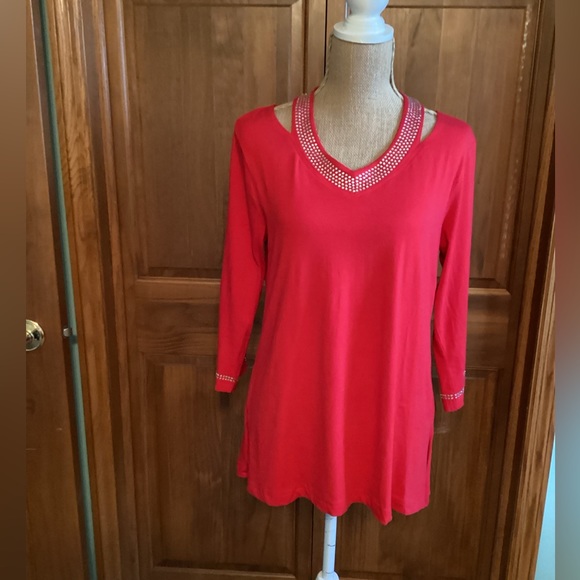 Tia Designs | Tops | Tia Designs Rhinestone Tunic Size S | Poshmark